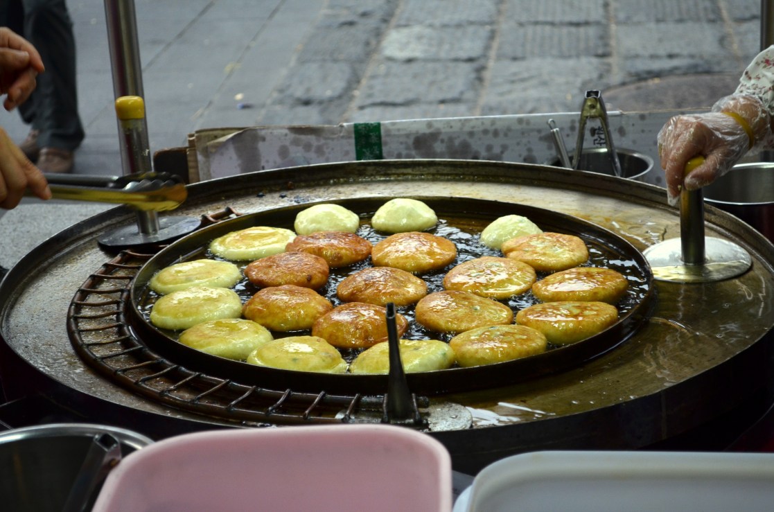 Street Eats: Insadong and Namdaemun Market – Seoul, Korea – House of Hao's